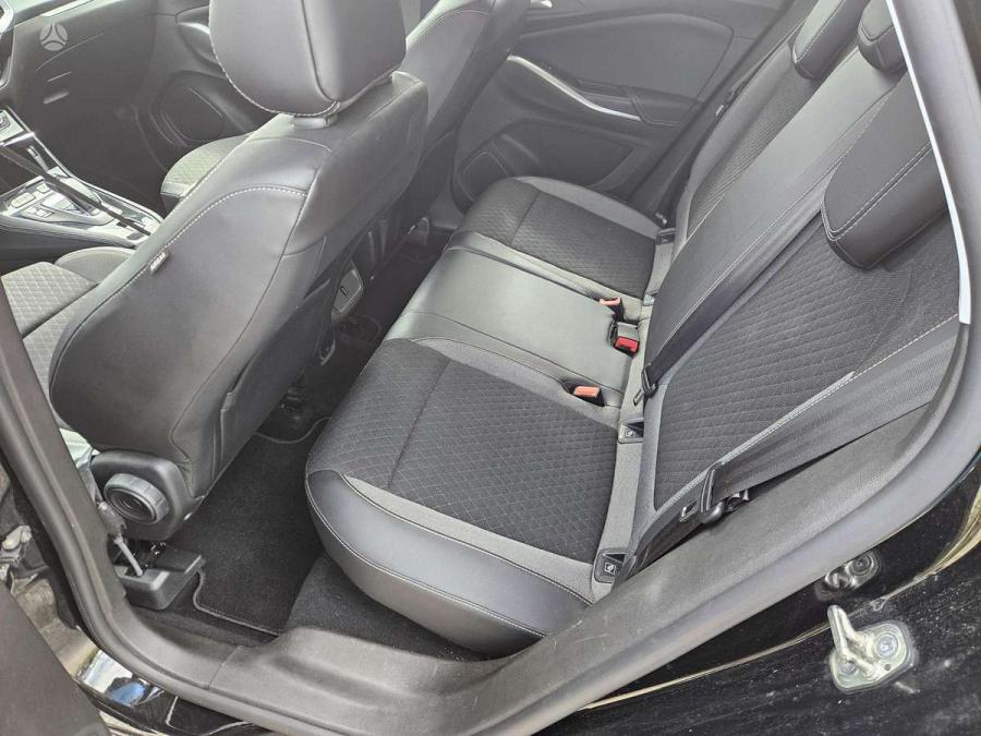 Black Opel Grandland 2022 in Vilnius, with an engine capacity of 1.50 L and mileage of 142 thousand km for 14762 €, photo 14 on AUTOMOTO.COM.LV