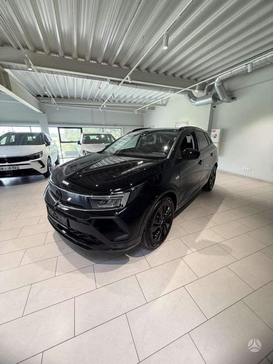 Black Opel Grandland 2022 in Siauliai, with an engine capacity of 0.00 L and mileage of 79 thousand km for 18900 €, photo 1 on AUTOMOTO.COM.LV