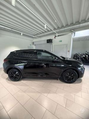 Black Opel Grandland 2022 in Siauliai, with an engine capacity of 0.00 L and mileage of 79 thousand km for 18900 €, photo 5 on AUTOMOTO.COM.LV