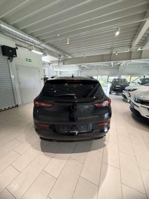 Black Opel Grandland 2022 in Siauliai, with an engine capacity of 0.00 L and mileage of 79 thousand km for 18900 €, photo 7 on AUTOMOTO.COM.LV