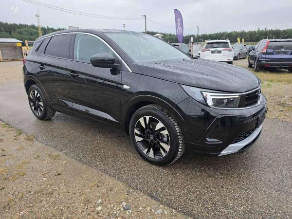 Black Opel Grandland 2023 in Vilnius, with an engine capacity of 1.50 L and mileage of 107 thousand km for 15367 €, photo 2 on AUTOMOTO.COM.LV