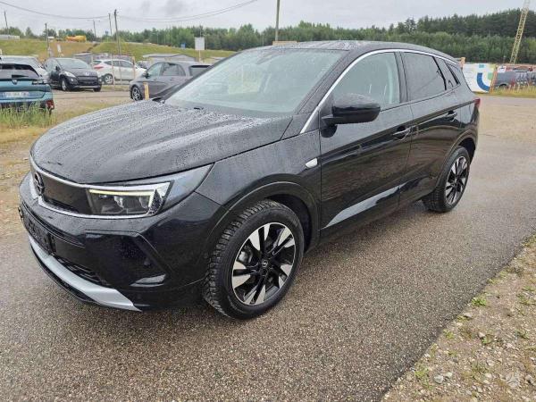 Black Opel Grandland 2023 in Vilnius, with an engine capacity of 1.50 L and mileage of 107 thousand km for 15367 €, photo 3 on AUTOMOTO.COM.LV