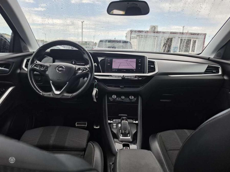 Black Opel Grandland 2023 in Vilnius, with an engine capacity of 1.50 L and mileage of 107 thousand km for 15367 €, photo 12 on AUTOMOTO.COM.LV