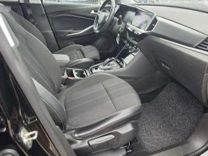 Black Opel Grandland 2023 in Vilnius, with an engine capacity of 1.50 L and mileage of 107 thousand km for 15367 €, photo 19 on AUTOMOTO.COM.LV