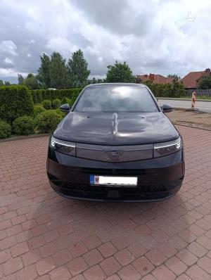Melns Opel Grandland 2025 Klaipėda, ar dzinēja tilpumu 1.20 L un nobraukumu 17 tūkst. km par 28100 €, foto 3 vietnē AUTOMOTO.COM.LV