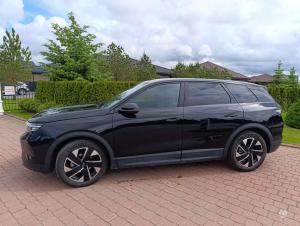 Melns Opel Grandland 2025 Klaipėda, ar dzinēja tilpumu 1.20 L un nobraukumu 17 tūkst. km par 28100 €, foto 6 vietnē AUTOMOTO.COM.LV