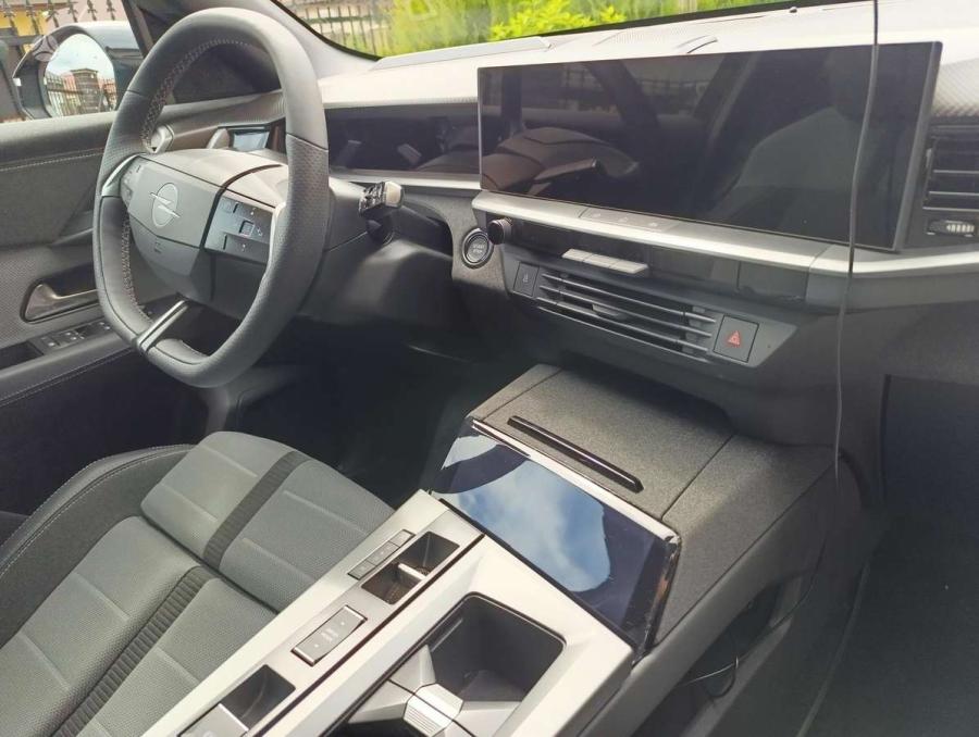 Melns Opel Grandland 2025 Klaipėda, ar dzinēja tilpumu 1.20 L un nobraukumu 17 tūkst. km par 28100 €, foto 11 vietnē AUTOMOTO.COM.LV