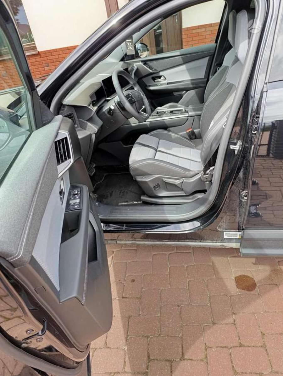 Melns Opel Grandland 2025 Klaipėda, ar dzinēja tilpumu 1.20 L un nobraukumu 17 tūkst. km par 28100 €, foto 16 vietnē AUTOMOTO.COM.LV
