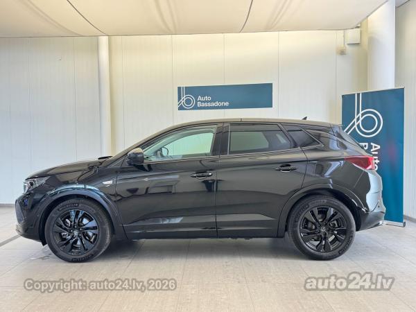 Melns Opel Grandland 2024 Tallina, ar dzinēja tilpumu 1.60 L un nobraukumu 20 tūkst. km par 27900 €, foto 2 vietnē AUTOMOTO.COM.LV
