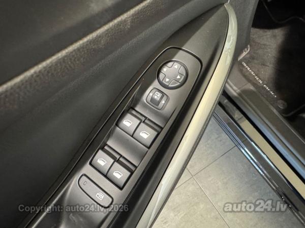 Melns Opel Grandland 2024 Tallina, ar dzinēja tilpumu 1.60 L un nobraukumu 20 tūkst. km par 27900 €, foto 9 vietnē AUTOMOTO.COM.LV