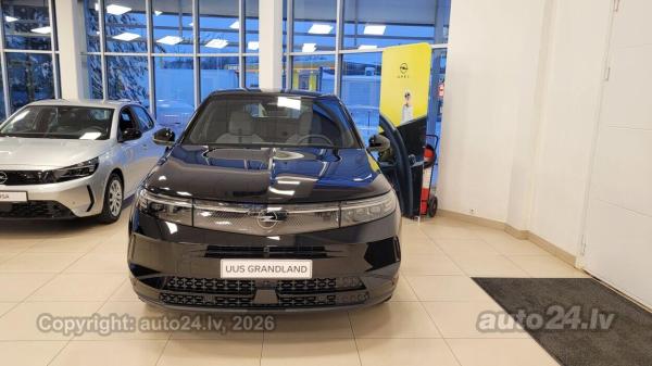 Melns Opel Grandland 2025 Pērnava, ar dzinēja tilpumu 1.20 L un nobraukumu 15 tūkst. km par 35500 €, foto 2 vietnē AUTOMOTO.COM.LV