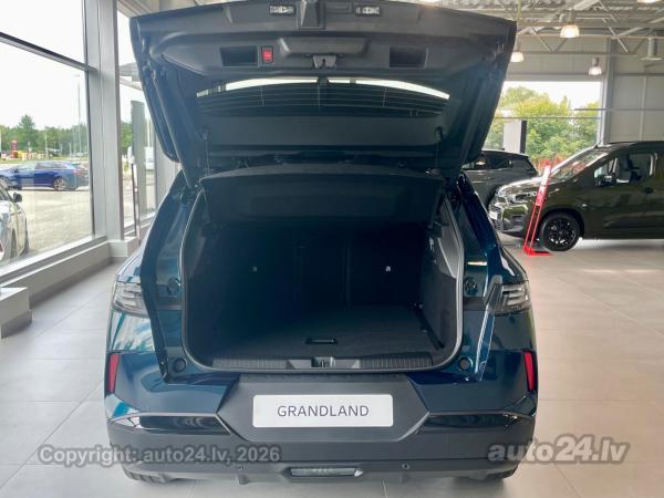 Blue Opel Grandland 2026 in Johvi, with an engine capacity of 1.20 L and mileage of 0 thousand km for 32900 €, photo 9 on AUTOMOTO.COM.LV