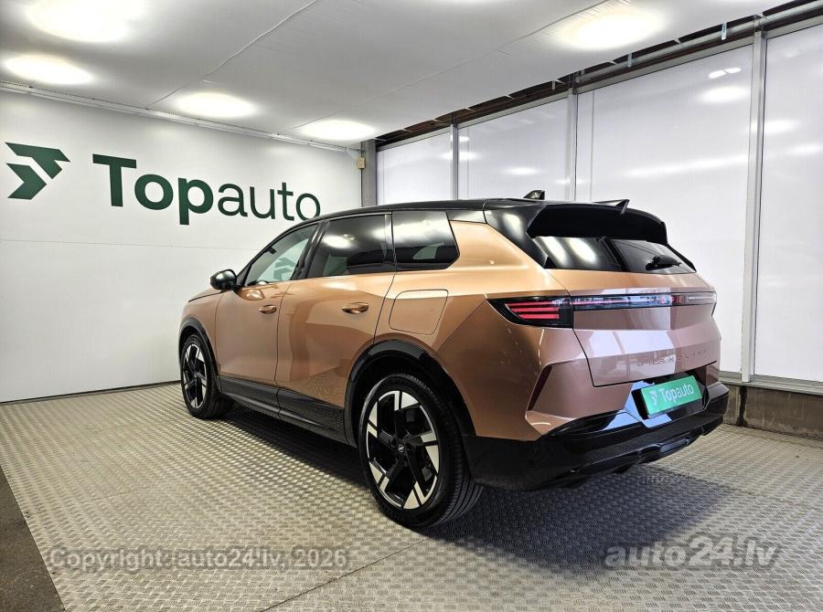 Brown Opel Grandland 2025 in Tallinn, with an engine capacity of 0.00 L and mileage of 23 thousand km for 33900 €, photo 4 on AUTOMOTO.COM.LV