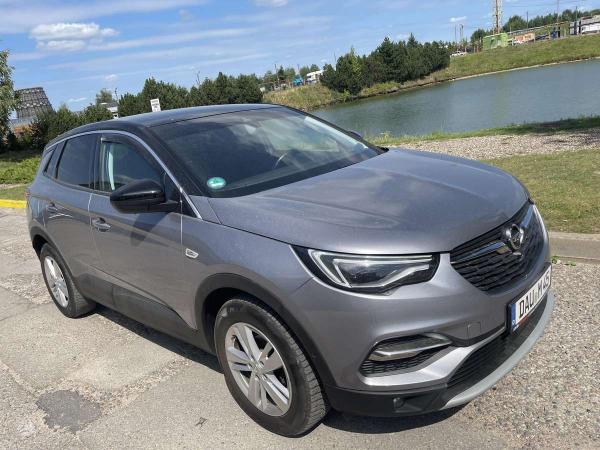 Grey Opel Grandland 2019 in Vilnius, with an engine capacity of 1.50 L and mileage of 165 thousand km for 12150 €, photo 1 on AUTOMOTO.COM.LV