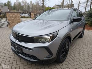 Pelēks Opel Grandland 2022 Kazlų Rūda, ar dzinēja tilpumu 1.20 L un nobraukumu 46 tūkst. km par 15600 €, foto  vietnē AUTOMOTO.COM.LV