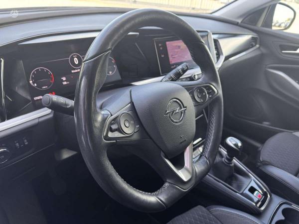 Grey Opel Grandland 2022 in Kaunas, with an engine capacity of 1.20 L and mileage of 171 thousand km for 14400 €, photo 7 on AUTOMOTO.COM.LV