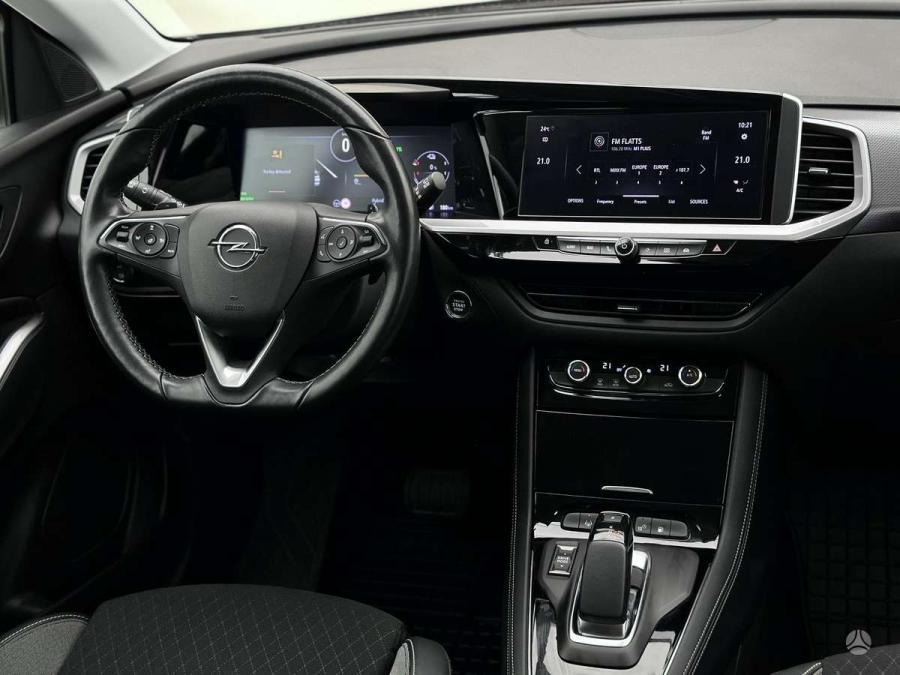 Grey Opel Grandland 2022 in Vilnius, with an engine capacity of 1.60 L and mileage of 96 thousand km for 18990 €, photo 15 on AUTOMOTO.COM.LV