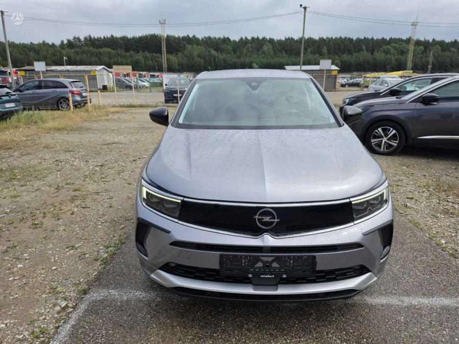 Grey Opel Grandland 2023 in Vilnius, with an engine capacity of 1.50 L and mileage of 129 thousand km for 15367 €, photo 3 on AUTOMOTO.COM.LV