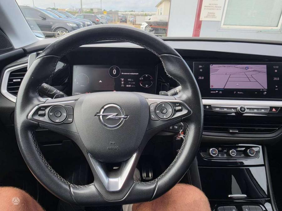 Grey Opel Grandland 2023 in Vilnius, with an engine capacity of 1.50 L and mileage of 129 thousand km for 15367 €, photo 8 on AUTOMOTO.COM.LV