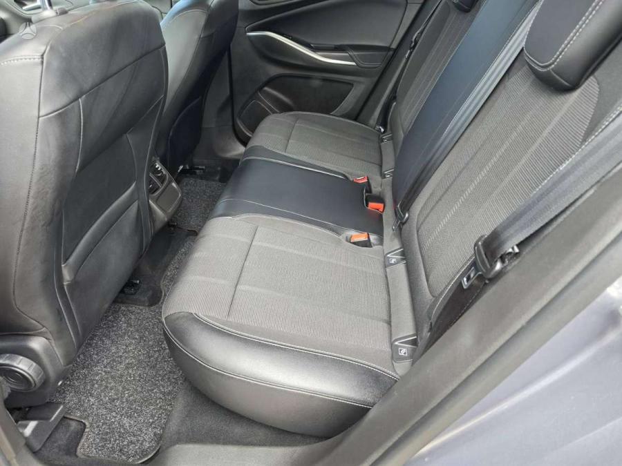 Grey Opel Grandland 2023 in Vilnius, with an engine capacity of 1.50 L and mileage of 129 thousand km for 15367 €, photo 11 on AUTOMOTO.COM.LV