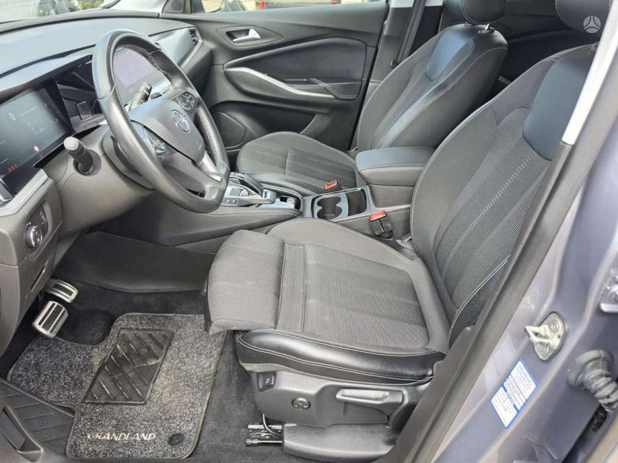 Grey Opel Grandland 2023 in Vilnius, with an engine capacity of 1.50 L and mileage of 129 thousand km for 15367 €, photo 15 on AUTOMOTO.COM.LV