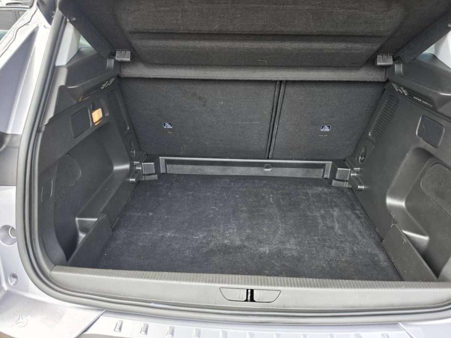 Grey Opel Grandland 2023 in Vilnius, with an engine capacity of 1.50 L and mileage of 129 thousand km for 15367 €, photo 17 on AUTOMOTO.COM.LV
