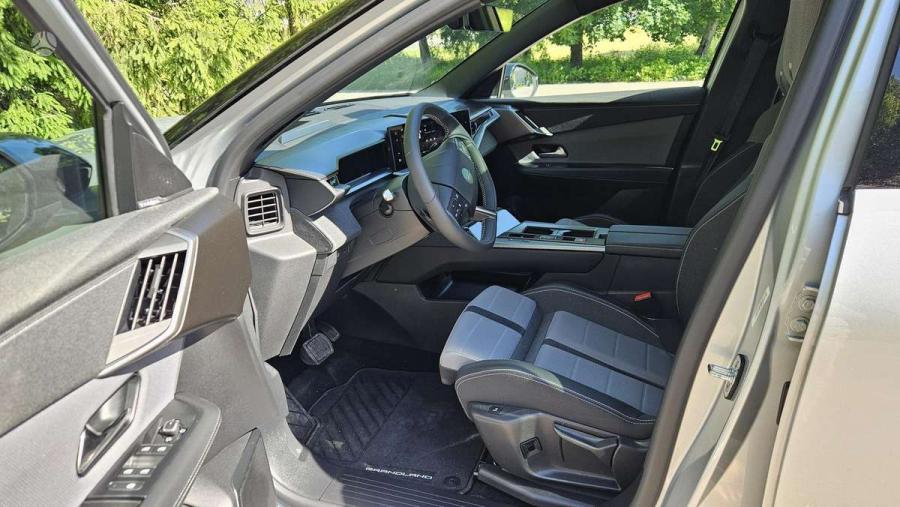Pelēks Opel Grandland 2025 Klaipėda, ar dzinēja tilpumu 1.20 L un nobraukumu 22 tūkst. km par 25700 €, foto 17 vietnē AUTOMOTO.COM.LV