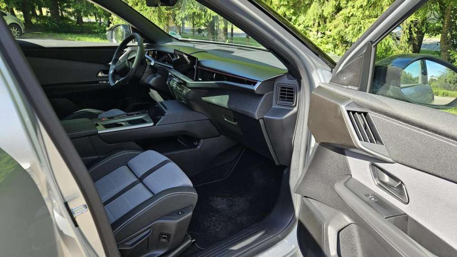 Pelēks Opel Grandland 2025 Klaipėda, ar dzinēja tilpumu 1.20 L un nobraukumu 22 tūkst. km par 25700 €, foto 21 vietnē AUTOMOTO.COM.LV