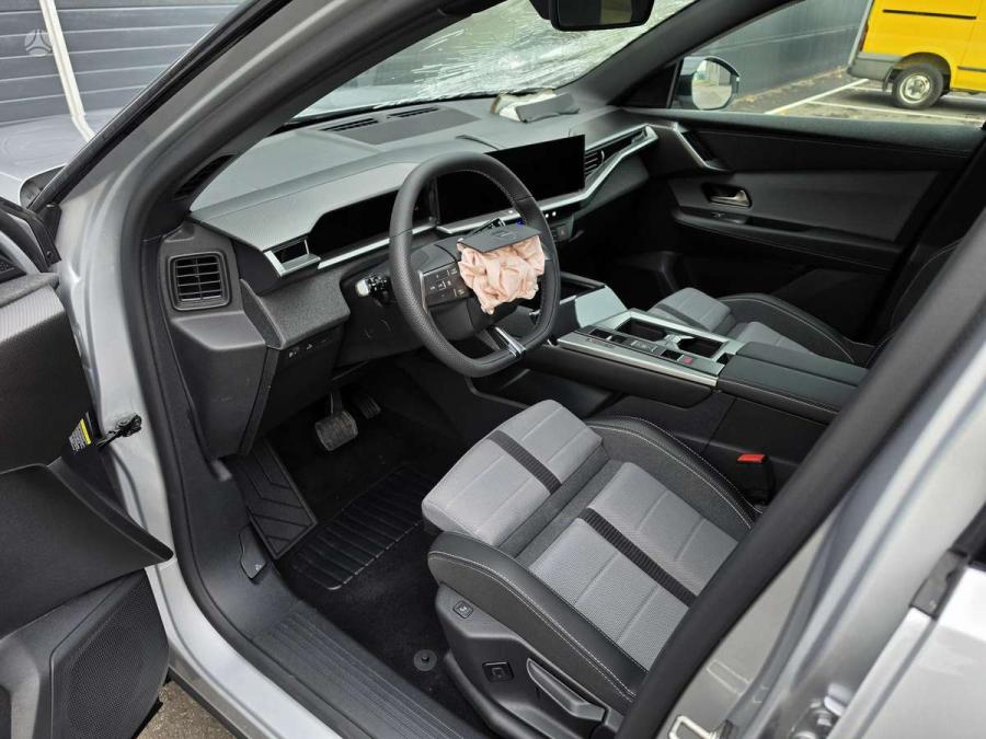 Pelēks Opel Grandland 2026 Kauņa, ar dzinēja tilpumu 1.20 L un nobraukumu 3 tūkst. km par 12900 €, foto 21 vietnē AUTOMOTO.COM.LV