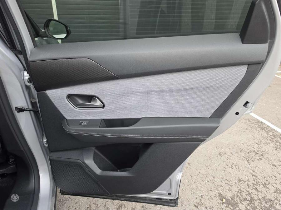 Pelēks Opel Grandland 2026 Kauņa, ar dzinēja tilpumu 1.20 L un nobraukumu 3 tūkst. km par 12900 €, foto 30 vietnē AUTOMOTO.COM.LV