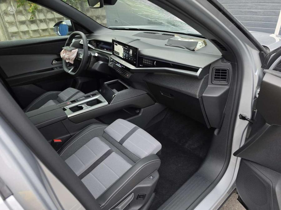 Pelēks Opel Grandland 2026 Kauņa, ar dzinēja tilpumu 1.20 L un nobraukumu 3 tūkst. km par 12900 €, foto 31 vietnē AUTOMOTO.COM.LV
