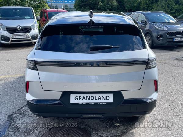 Grey Opel Grandland 2026 in Tartu, with an engine capacity of 1.20 L and mileage of 0 thousand km for 33400 €, photo 6 on AUTOMOTO.COM.LV