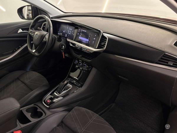 Sarkans Opel Grandland 2022 Marijampole, ar dzinēja tilpumu 1.50 L un nobraukumu 241 tūkst. km par 14350 €, foto 4 vietnē AUTOMOTO.COM.LV