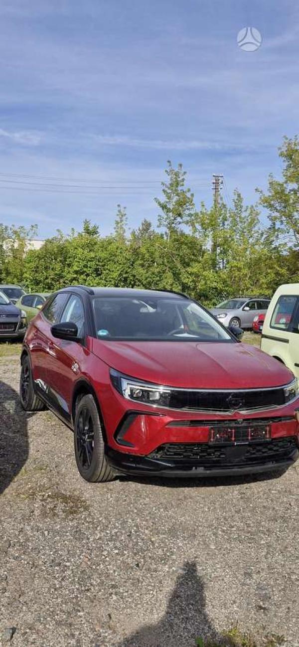 Sarkans Opel Grandland 2024 Kelmė, ar dzinēja tilpumu 1.20 L un nobraukumu 9 tūkst. km par 11200 €, foto 1 vietnē AUTOMOTO.COM.LV