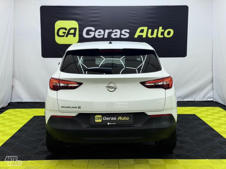 White Opel Grandland 2020 in Avizieniai, with an engine capacity of 1.20 L and mileage of 98 thousand km for 11450 €, photo 6 on AUTOMOTO.COM.LV