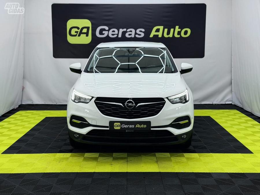 White Opel Grandland 2020 in Avizieniai, with an engine capacity of 1.20 L and mileage of 98 thousand km for 11450 €, photo 8 on AUTOMOTO.COM.LV