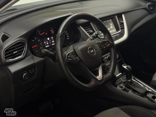 White Opel Grandland 2020 in Avizieniai, with an engine capacity of 1.20 L and mileage of 98 thousand km for 12450 €, photo 9 on AUTOMOTO.COM.LV