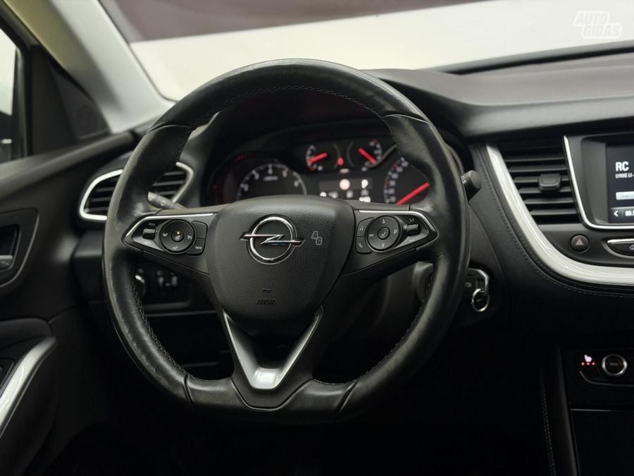 White Opel Grandland 2020 in Avizieniai, with an engine capacity of 1.20 L and mileage of 98 thousand km for 11450 €, photo 18 on AUTOMOTO.COM.LV