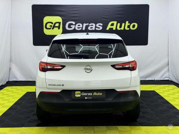 White Opel Grandland 2020 in Vilnius, with an engine capacity of 1.20 L and mileage of 98 thousand km for 11450 €, photo 5 on AUTOMOTO.COM.LV