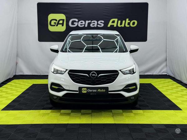 White Opel Grandland 2020 in Vilnius, with an engine capacity of 1.20 L and mileage of 98 thousand km for 11450 €, photo 7 on AUTOMOTO.COM.LV