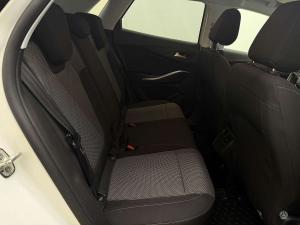 White Opel Grandland 2020 in Vilnius, with an engine capacity of 1.20 L and mileage of 98 thousand km for 11450 €, photo 14 on AUTOMOTO.COM.LV