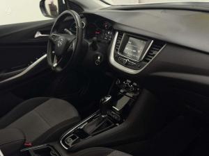 White Opel Grandland 2020 in Vilnius, with an engine capacity of 1.20 L and mileage of 98 thousand km for 11450 €, photo 16 on AUTOMOTO.COM.LV