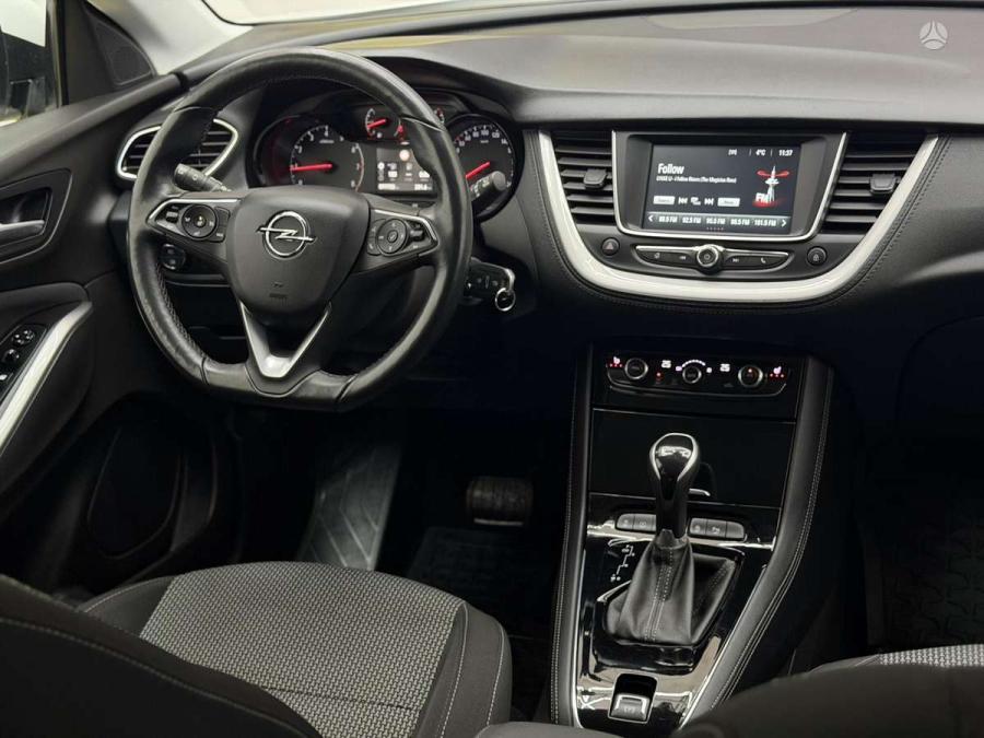 White Opel Grandland 2020 in Vilnius, with an engine capacity of 1.20 L and mileage of 98 thousand km for 11450 €, photo 17 on AUTOMOTO.COM.LV