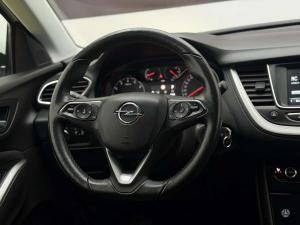 White Opel Grandland 2020 in Vilnius, with an engine capacity of 1.20 L and mileage of 98 thousand km for 11450 €, photo 18 on AUTOMOTO.COM.LV