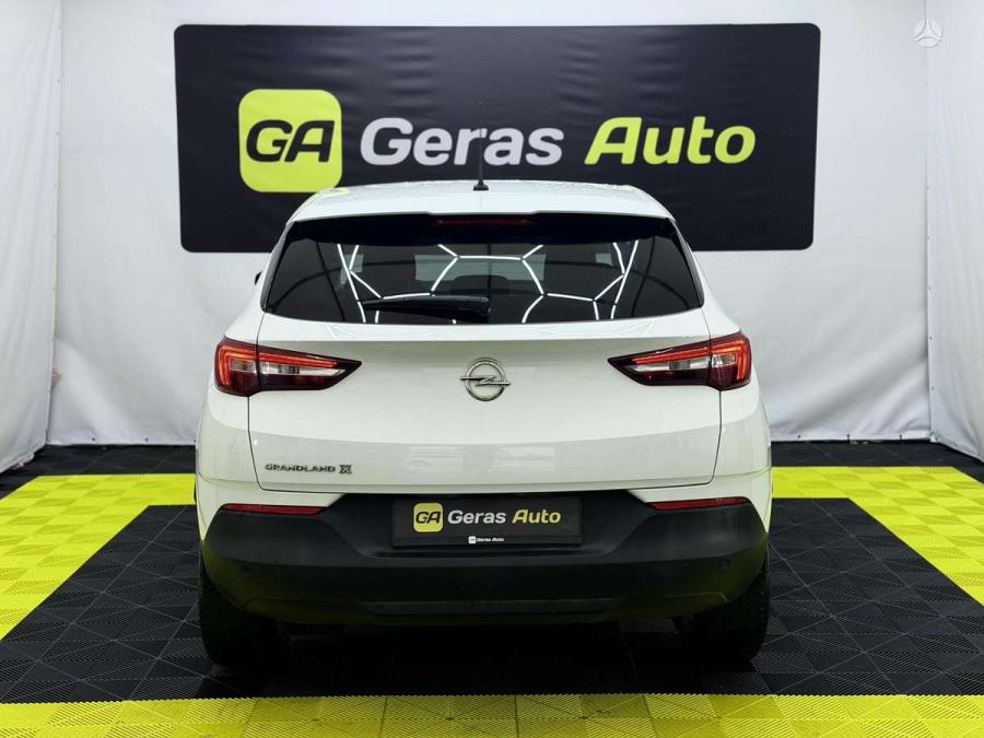 White Opel Grandland 2020 in Vilnius, with an engine capacity of 1.20 L and mileage of 98 thousand km for 11400 €, photo 6 on AUTOMOTO.COM.LV