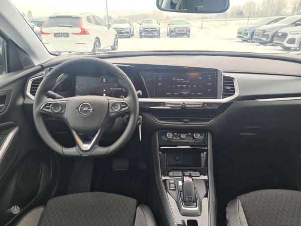 White Opel Grandland 2022 in Siauliai, with an engine capacity of 1.50 L and mileage of 172 thousand km for 15718 €, photo 10 on AUTOMOTO.COM.LV