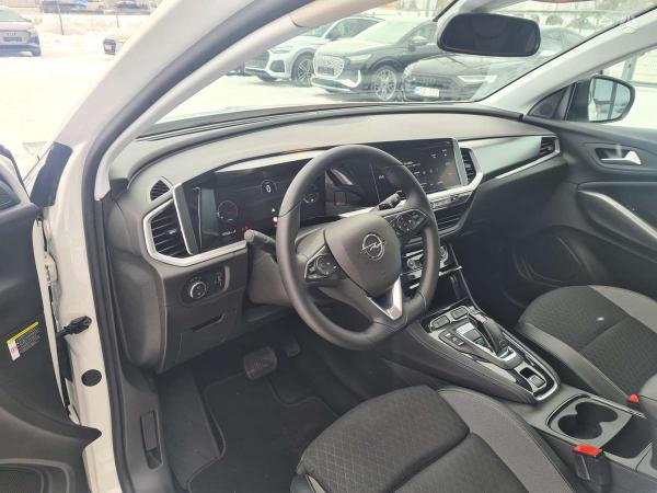 White Opel Grandland 2022 in Siauliai, with an engine capacity of 1.50 L and mileage of 172 thousand km for 15718 €, photo 11 on AUTOMOTO.COM.LV
