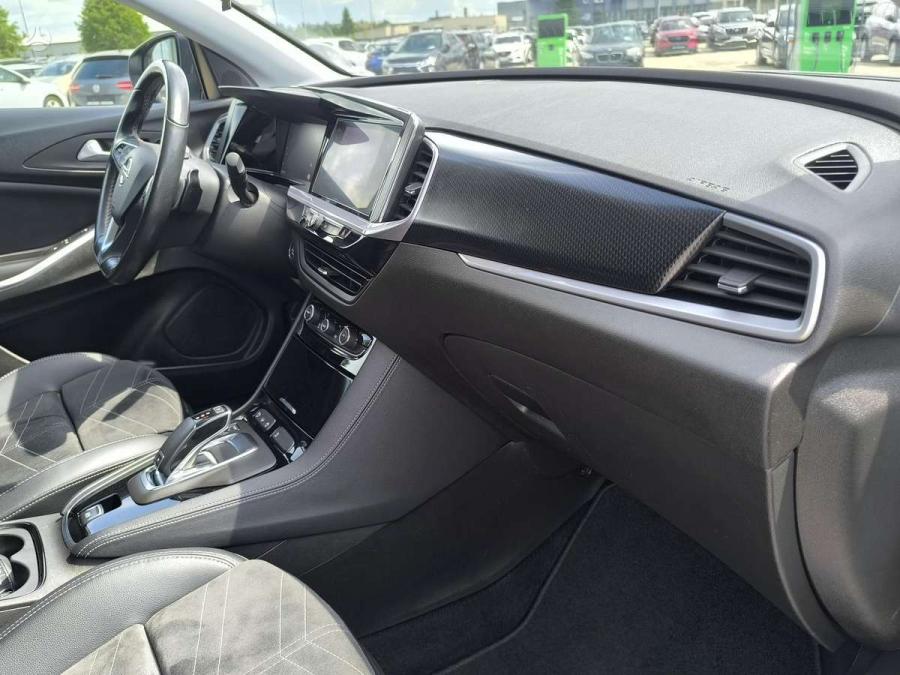 Balts Opel Grandland 2022 Šauļi, ar dzinēja tilpumu 1.50 L un nobraukumu 241 tūkst. km par 15950 €, foto 15 vietnē AUTOMOTO.COM.LV
