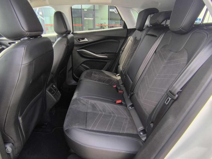 Balts Opel Grandland 2022 Šauļi, ar dzinēja tilpumu 1.50 L un nobraukumu 241 tūkst. km par 15950 €, foto 16 vietnē AUTOMOTO.COM.LV