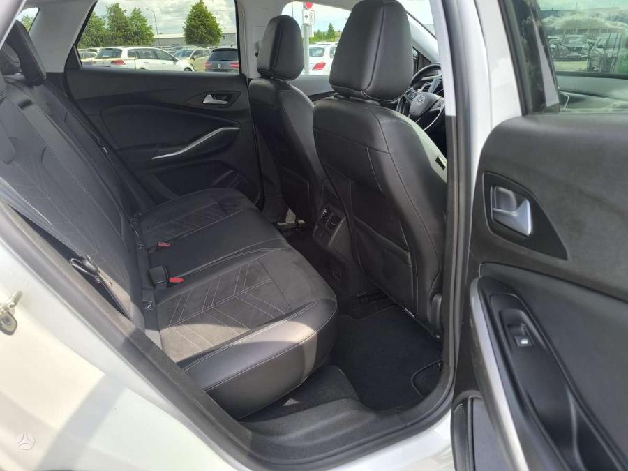 Balts Opel Grandland 2022 Šauļi, ar dzinēja tilpumu 1.50 L un nobraukumu 241 tūkst. km par 15950 €, foto 18 vietnē AUTOMOTO.COM.LV
